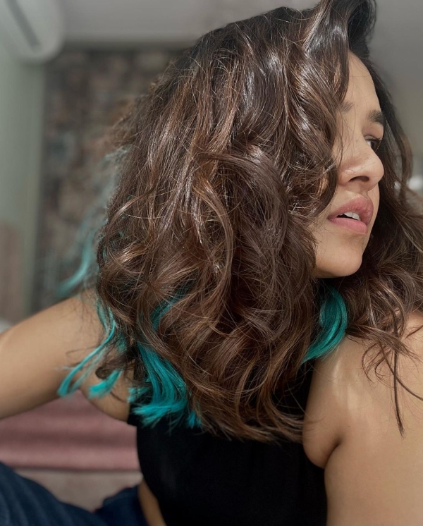 PHOTOS: கன்னக்குழி சிரிப்பில் ரசிகர்களை சிறை பிடித்த வாணி போஜன் ...