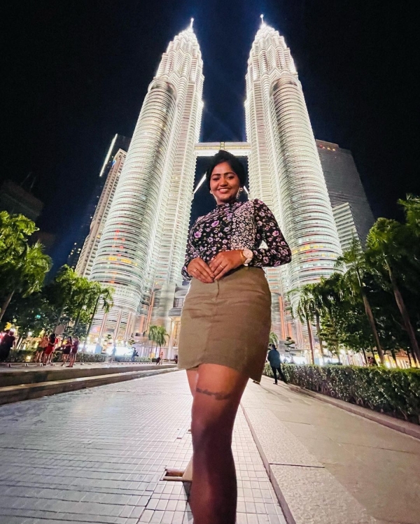 PHOTOS: அம்மாடியோவ்.. எவ்ளோ பெரிய கூந்தல்.. ஷாக்காக்கும் ஷாலு ஷம்மு ...