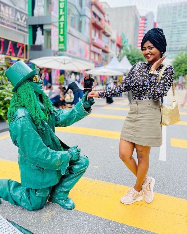 PHOTOS: அம்மாடியோவ்.. எவ்ளோ பெரிய கூந்தல்.. ஷாக்காக்கும் ஷாலு ஷம்மு ...