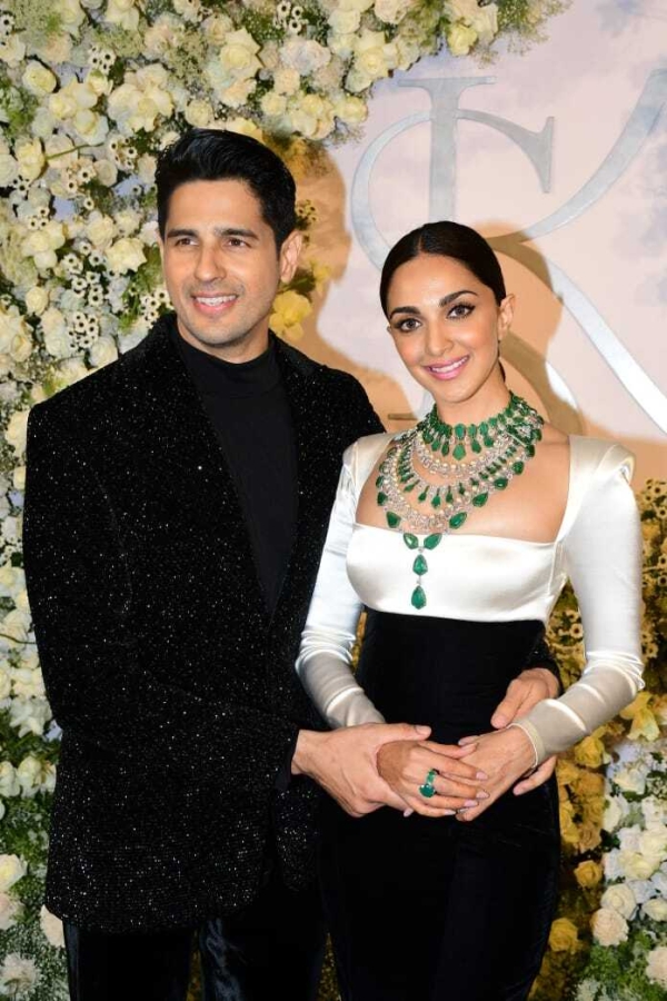 Sidharth Malhotra-Kiara Advani Wedding Reception Pics: Ajay Devgn-Kajol ...