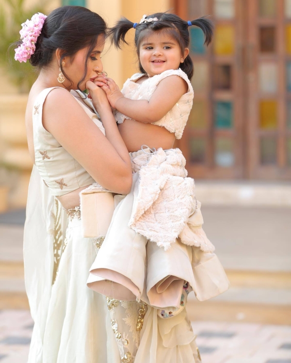 Charu Asopa Daughter Zianna: चारू आसोपा ने अपनी 1.5 साल की बेटी जियाना ...