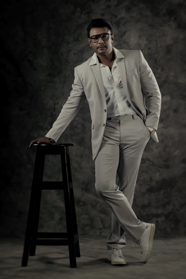 Darshan Photos: Latest HD Images, Pictures, Stills & Pics - FilmiBeat