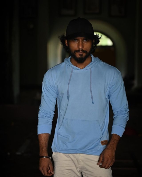 Naveen Shankar Photos: Latest HD Images, Pictures, Stills & Pics ...