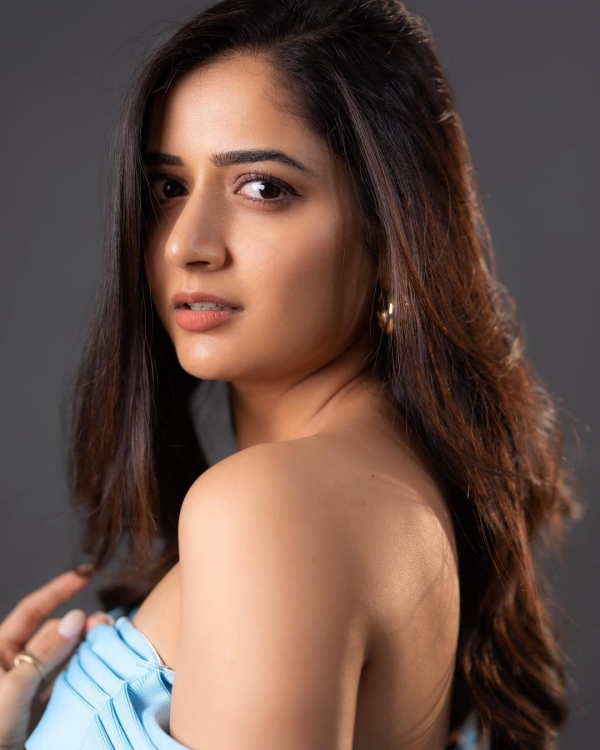 Ashika Ranganath Photos [HD]: Latest Images, Pictures, Stills of Ashika ...