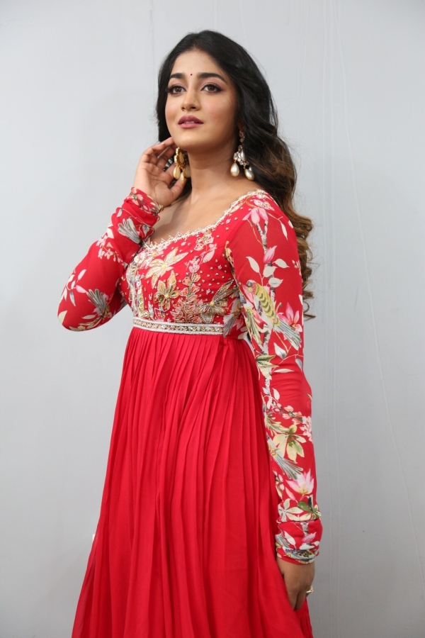 Dimple Hayathi గ్లామరస్ ఫోటోలు.. మీరెప్పుడూ చూడని అందాల హోయలు! | Dimple ...