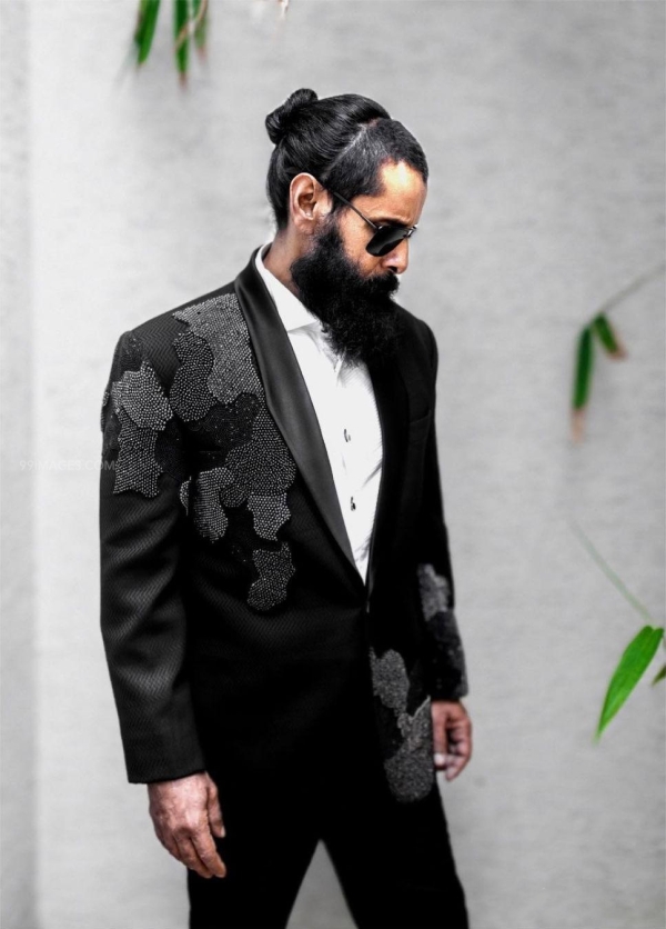 Happy Birthday Vikram: 5 times the Ponniyin Selvan 2 Star Looked ...