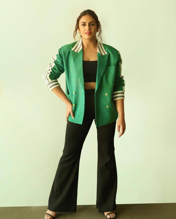 Huma Qureshi: हुमा कुरैशी ने एक बार फिर बोल्डेनेस का लगाया तड़का ...