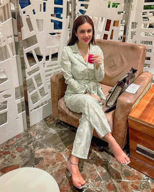 Neha Malik: नेहा मलिक ने अपनी सादगी से जीत लिया लोगों का दिल, एक्ट्रेस ...