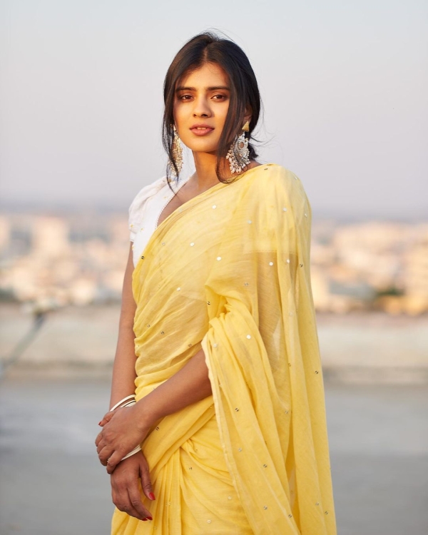 Hebah Patel: సోకులతో రెచ్చగొడుతోన్న కుమారి.. అలాంటి యాంగిల్స్‌తో హాట్ ...