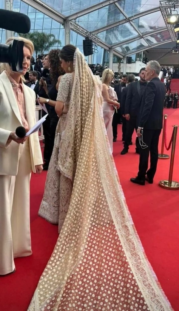 Cannes 2023: Sara Ali Khan, Manushi Chillar, and Urvashi Rautela slay ...