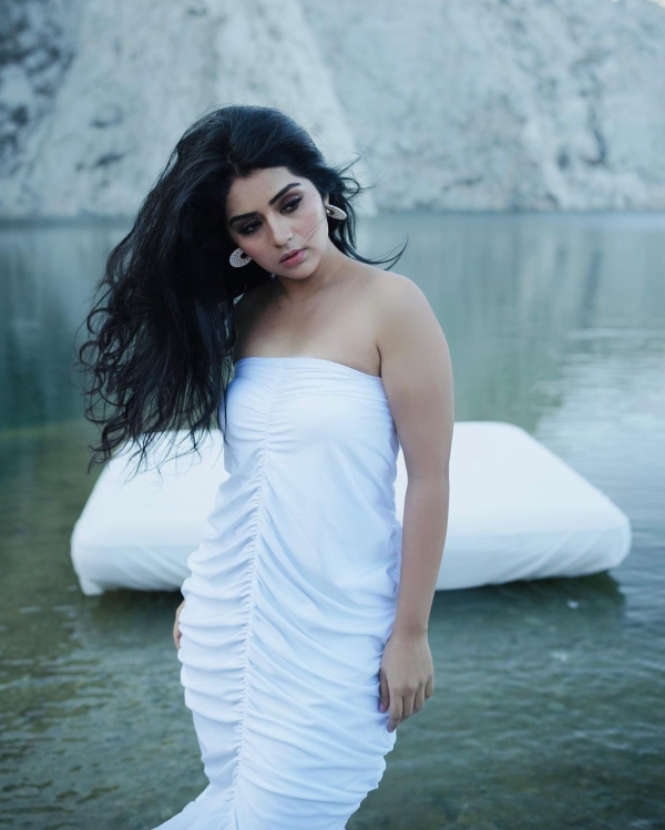 Kannada actress Megha Shetty’s latest Photoshoot is super dreamy, fans ...