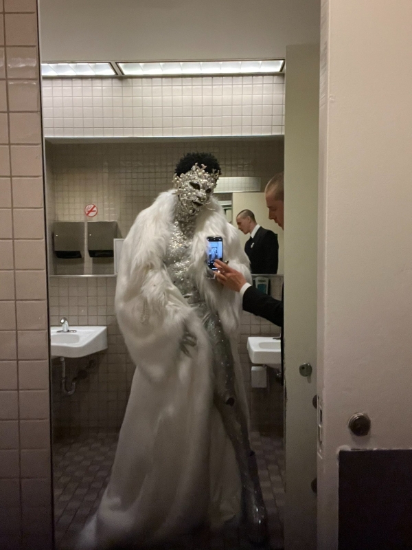 Lil Nas X showed up in metallic body paint, intricate jewels & a silver ...