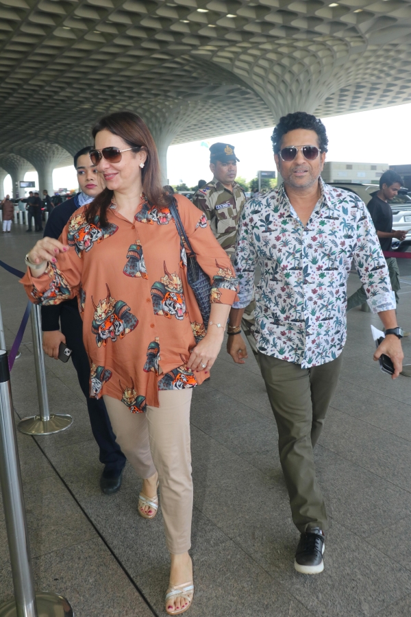 The ‘God of Cricket’ Sachin Tendulkar Spotted at Mumbai Airport with ...