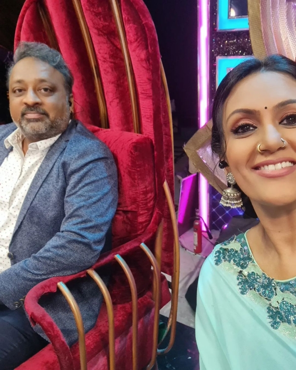 PHOTOS: அடேங்கப்பா.. தி கேரளா ஸ்டோரி நடிகை தேவதர்ஷினியா இது.. வேற லெவல் லுக்கில் மிரட்டல்! | The ...