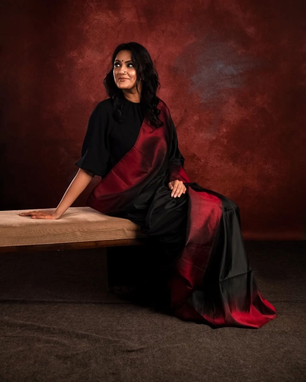 PHOTOS: அடேங்கப்பா.. தி கேரளா ஸ்டோரி நடிகை தேவதர்ஷினியா இது.. வேற லெவல் ...