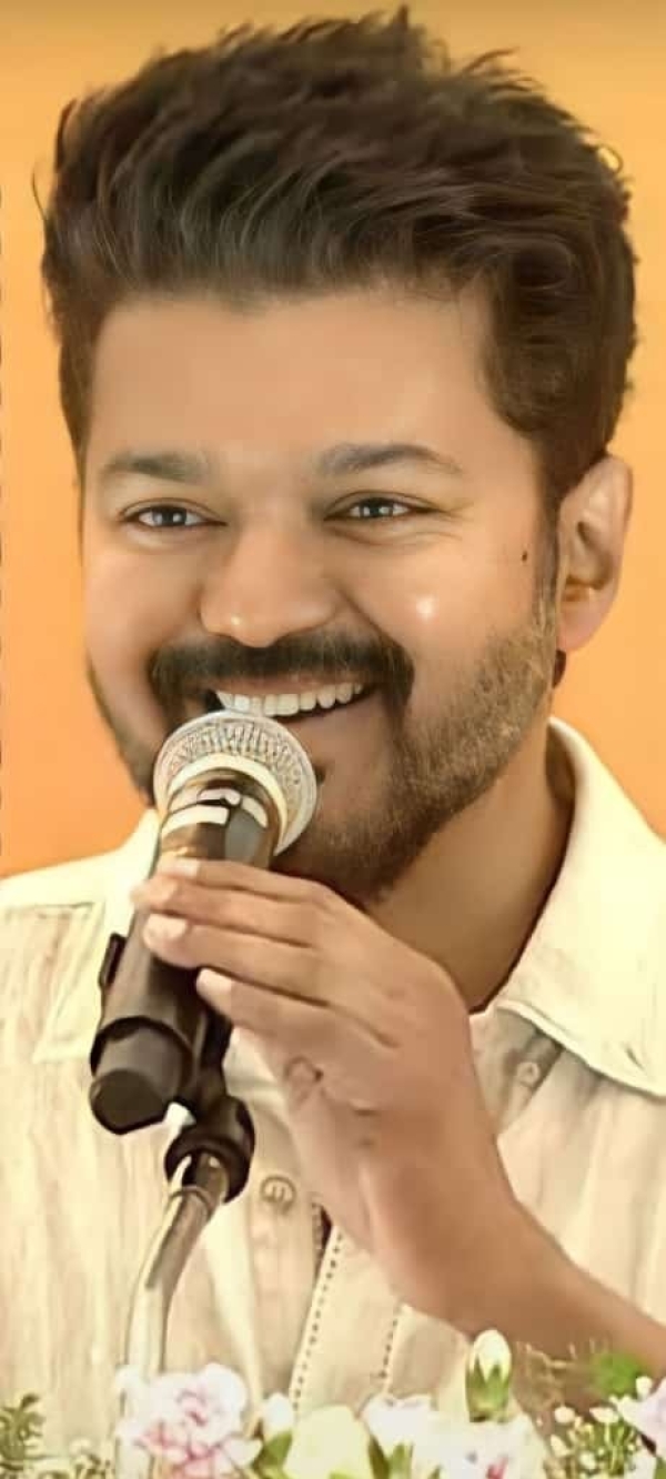 PHOTOS: ப்பா... என்னவொரு கெத்து.. மாணவர்களுடன் மாஸ் காட்டிய விஜய்! | Actor Vijay honors Students ...