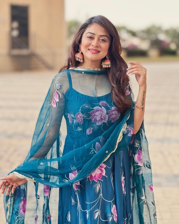 Bigg Boss OTT 2: Know All About the Falaq Naaz, Who Entered The Bigg ...