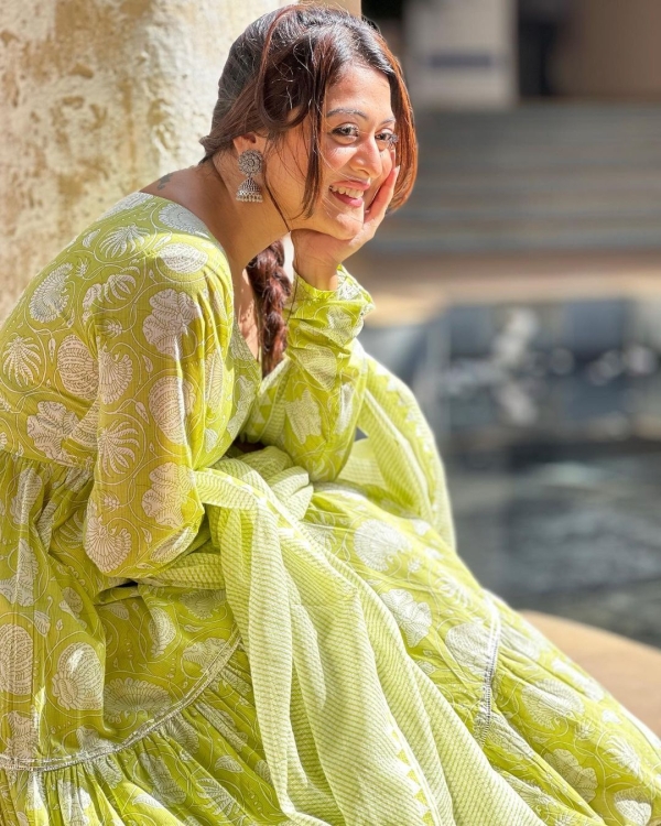 Bigg Boss OTT 2: Know All About the Falaq Naaz, Who Entered The Bigg ...