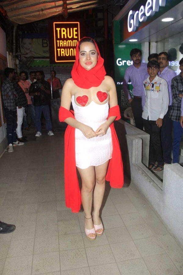 Hearts and Backlash: Uorfi Javed's Daring Outfit Sparks Controversy Online