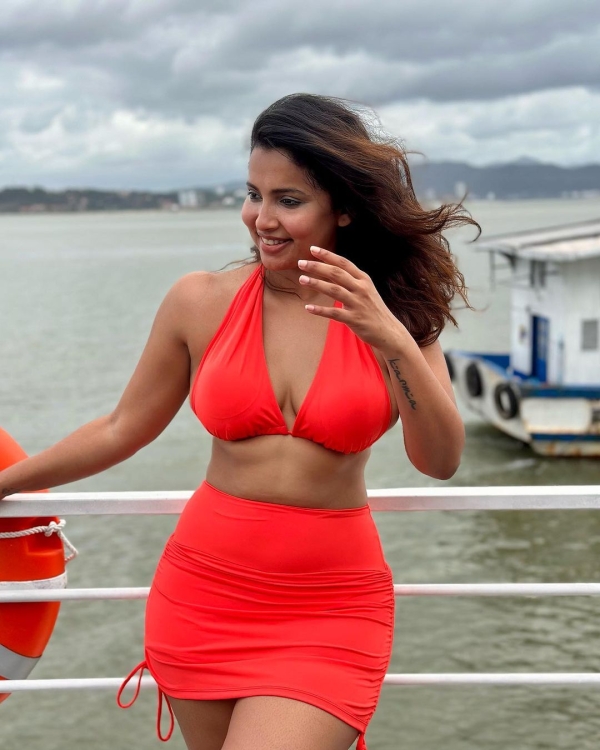 Anicka Vikramman Hot Photoshoot Goes Viral On Internet