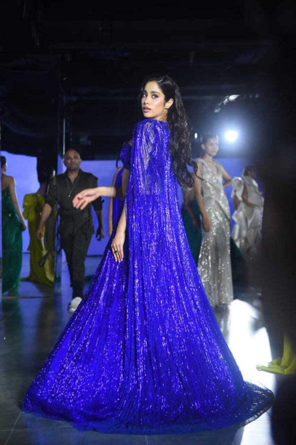 Janhvi Kapoor Sets the Ramp Ablaze in Gaurav Gupta's ICW 2023 with Her ...