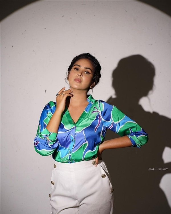 Kanmani Manoharan Photos: Latest HD Images, Pictures, Stills & Pics ...