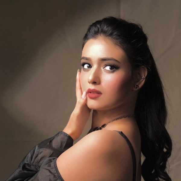 Neha Solanki Photos: Latest HD Images, Pictures, Stills & Pics - FilmiBeat