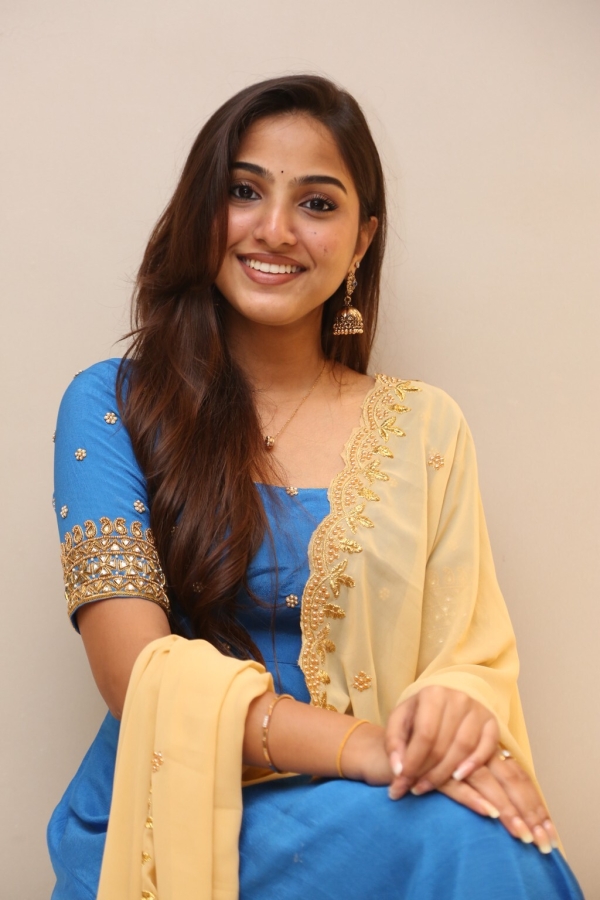 Pranavi Manukonda Photos: Latest HD Images, Pictures, Stills & Pics ...