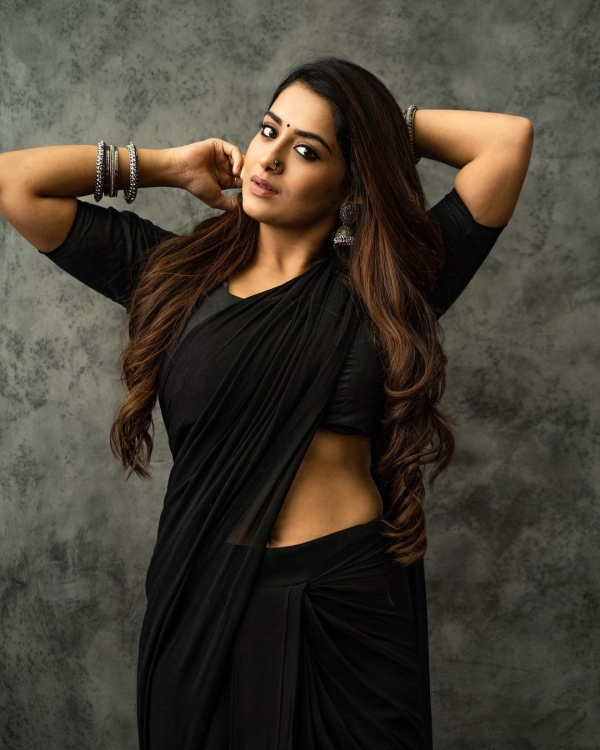 Rashi Singh Photos Latest Hd Images Pictures Stills And Pics Filmibeat