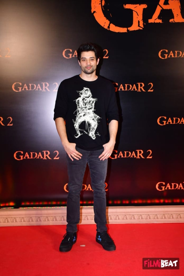 Gadar 2 Hits the Red Carpet, Star-Studded Premiere with Deol Family and ...