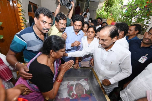 Gaddar Photos మీరెప్పుడూ చూడని గద్దర్ ఫోటోలు.. పవన్ కల్యాణ్, కేసీఆర్‌తో ...