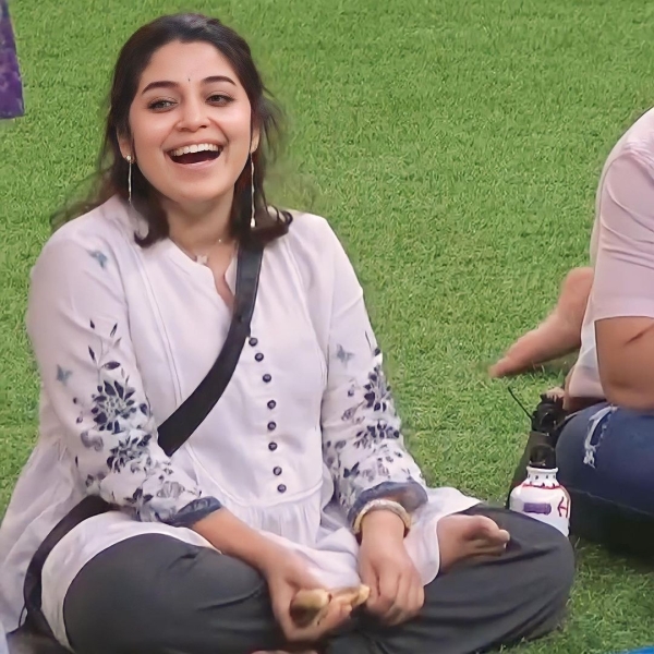 బిగ్ బాస్ హౌస్‌లో సింగర్ దామిని అందాల ఆరబోత... మామూలుగా లేదుగా | Bigg ...