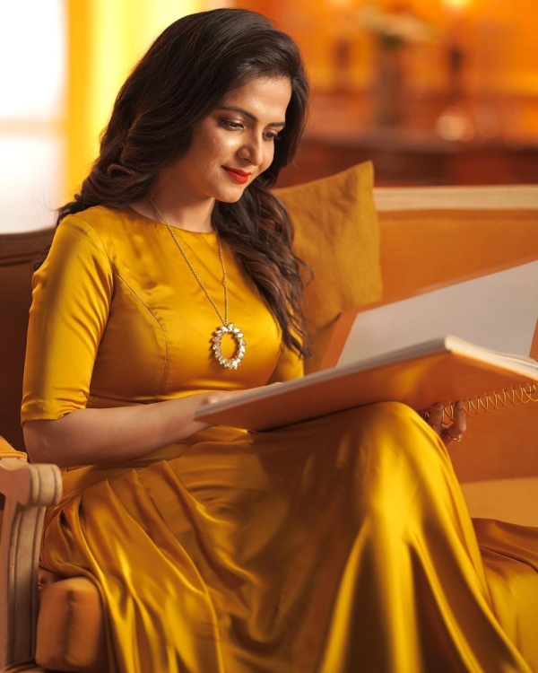Dhivyadharshini Photos [HD]: Latest Images, Pictures, Stills of ...
