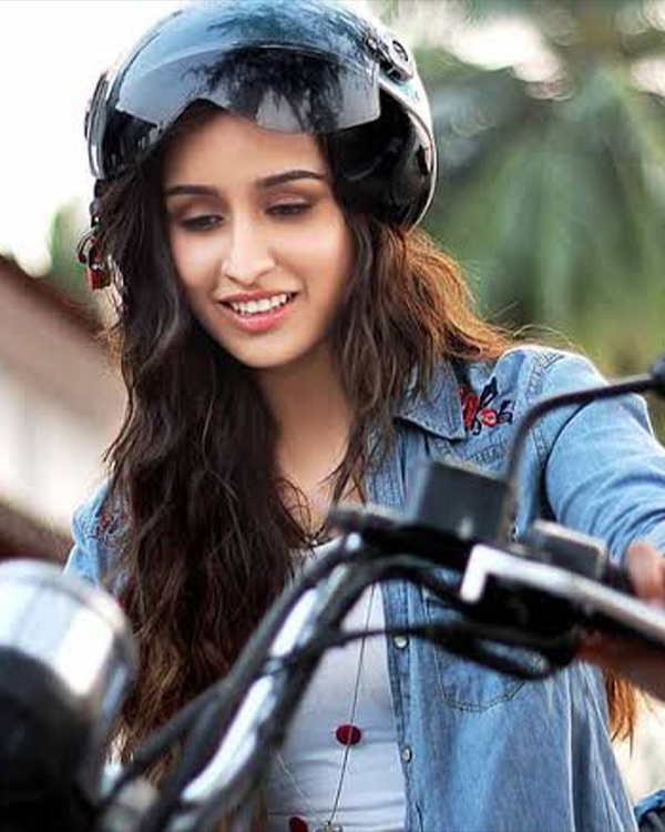 Top 5 Bollywood Actresses | Leading Bollywood Actresses Riding Bikes ...