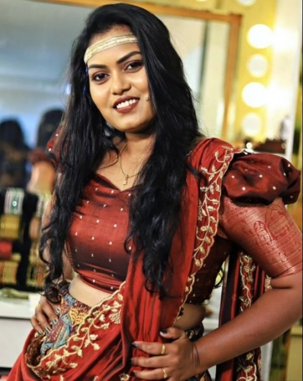 Meet The ‘Modern Silk Smitha’, Check Viral Photos