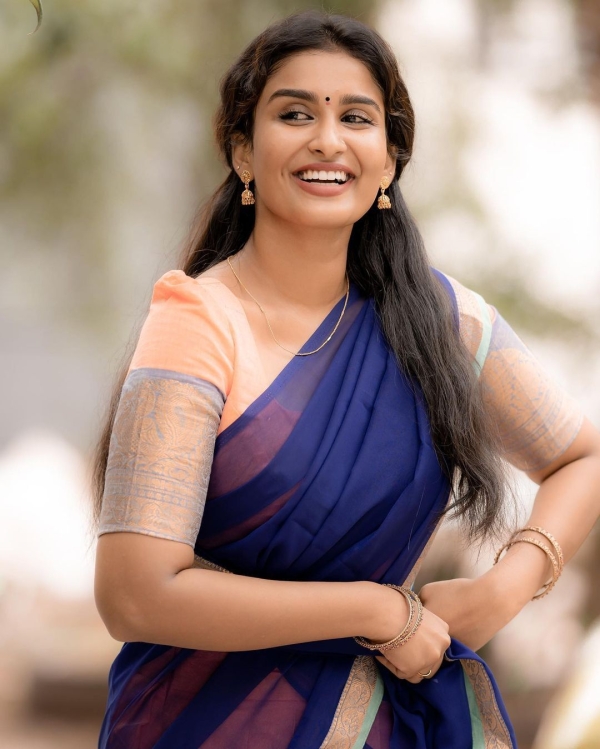 Reshma Muralidharan Photos: Latest HD Images, Pictures, Stills & Pics ...
