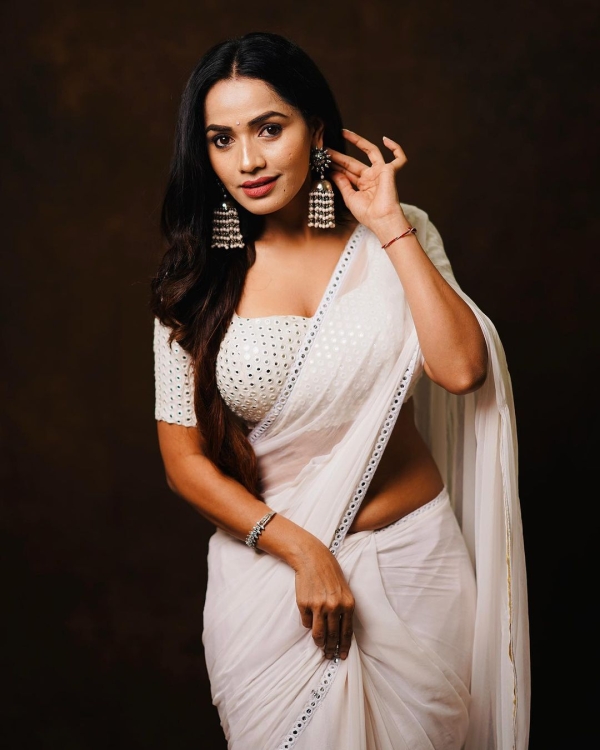 Shobha Shetty Photos: Latest HD Images, Pictures, Stills & Pics - FilmiBeat