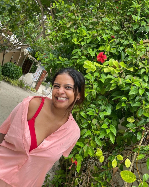 Sonu Srinivas Gowda Enjoys Her Vacation In Maldives