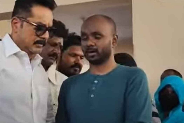 Tamil Actor Marimuthu Final Jouney Photos - FilmiBeat