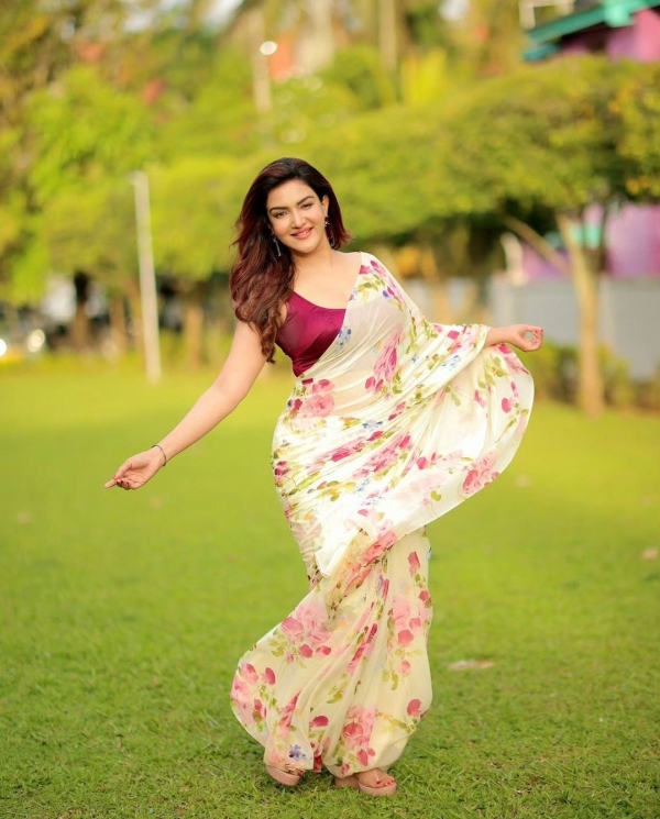 Honey Rose: బాలయ్య మరదలు అందాల జాతర.. ఇలా చూపిస్తే మనోభావాలు దెబ్బతినవా ...