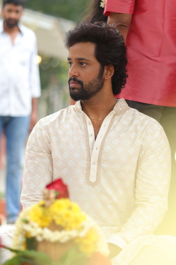 Arjun Sarja: హీరోతో అర్జున్‌ సర్జా కూతురు ఎంగేజ్మెంట్‌.. ఎంత అందంగా ...