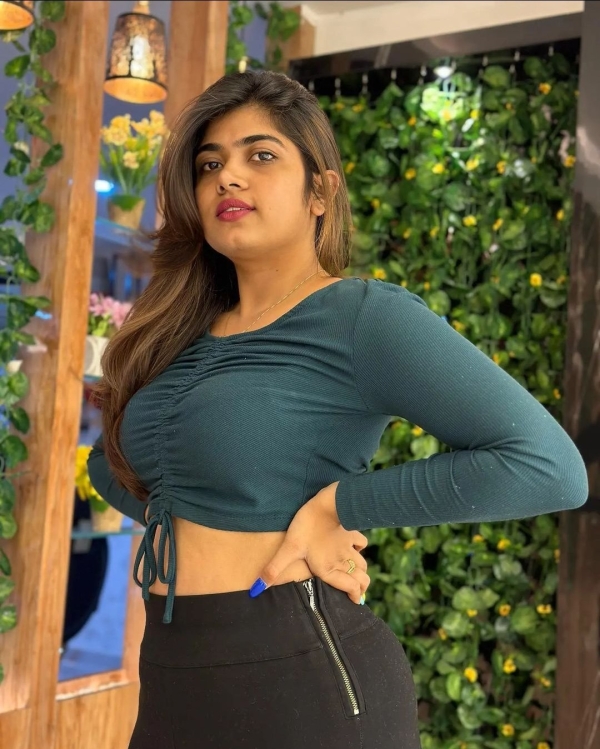 Rithu Chowdary: టూపీస్‌లో జబర్ధస్త రీతూ ఓవర్ ఎక్స్‌పోజింగ్.. అందాలను ...