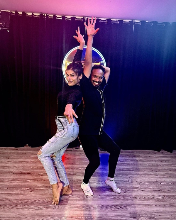 Nithu Vaanjaksshi (Bigg Boss 10 Contestant ) Photos: Latest HD Images ...