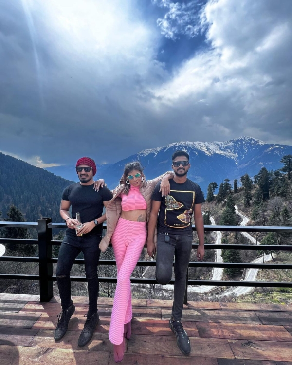 Nithu Vaanjaksshi (Bigg Boss 10 Contestant ) Photos: Latest HD Images ...