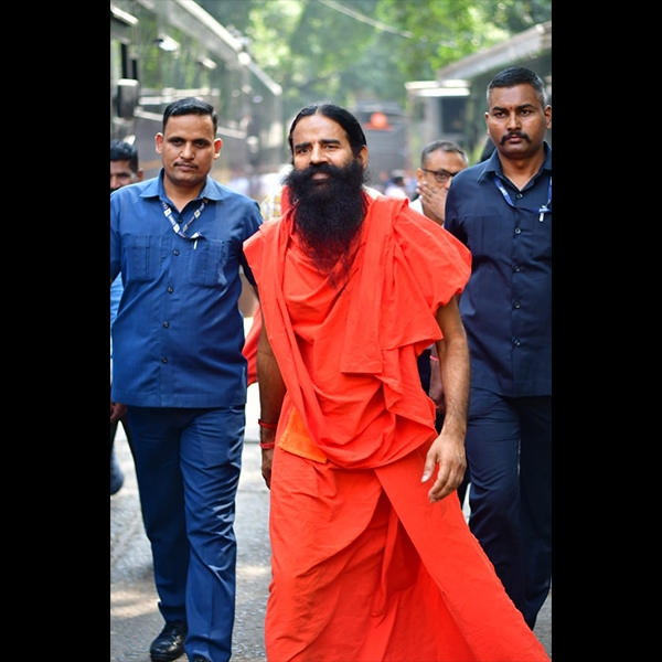 Shilpa Shetty, Baba Ramdev, and Arjun Bijlani Shine in Style on India's ...