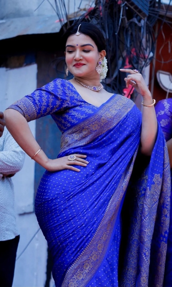 Honey Rose: పైట లేకుండా బాలయ్య మరదలు షో.. క్లోజప్ యాంగిల్స్ అయితే వేరే ...