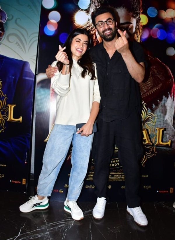 Animal Trailer Preview: Ranbir Kapoor and Rashmika Mandanna Strike a ...