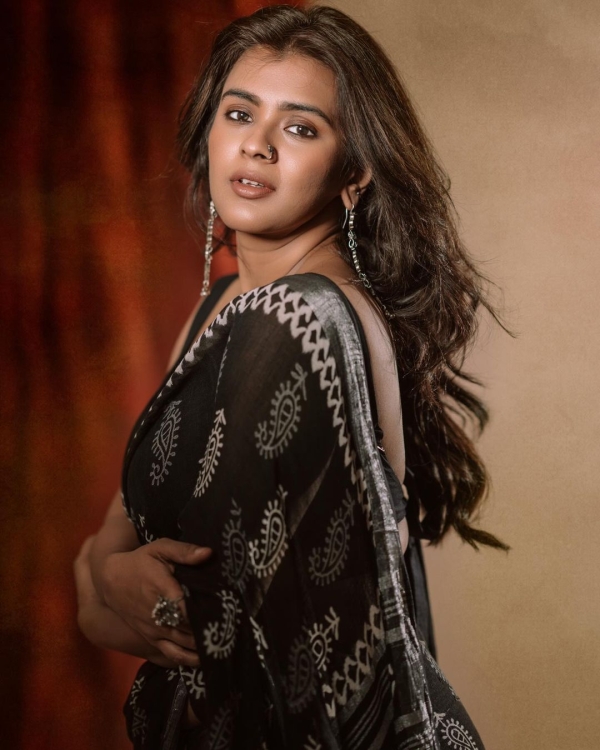 Hebah Patel: హాట్ షోతో హీటెక్కిస్తున్న కుమారి 21ఎఫ్ బ్యూటీ! | Heroine ...