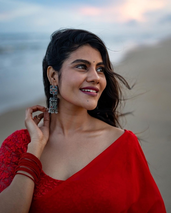 Nivisha Photos: Latest HD Images, Pictures, Stills & Pics - FilmiBeat