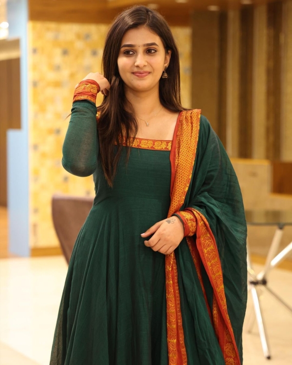 Vaishu Sundar Photos: Latest HD Images, Pictures, Stills & Pics - FilmiBeat